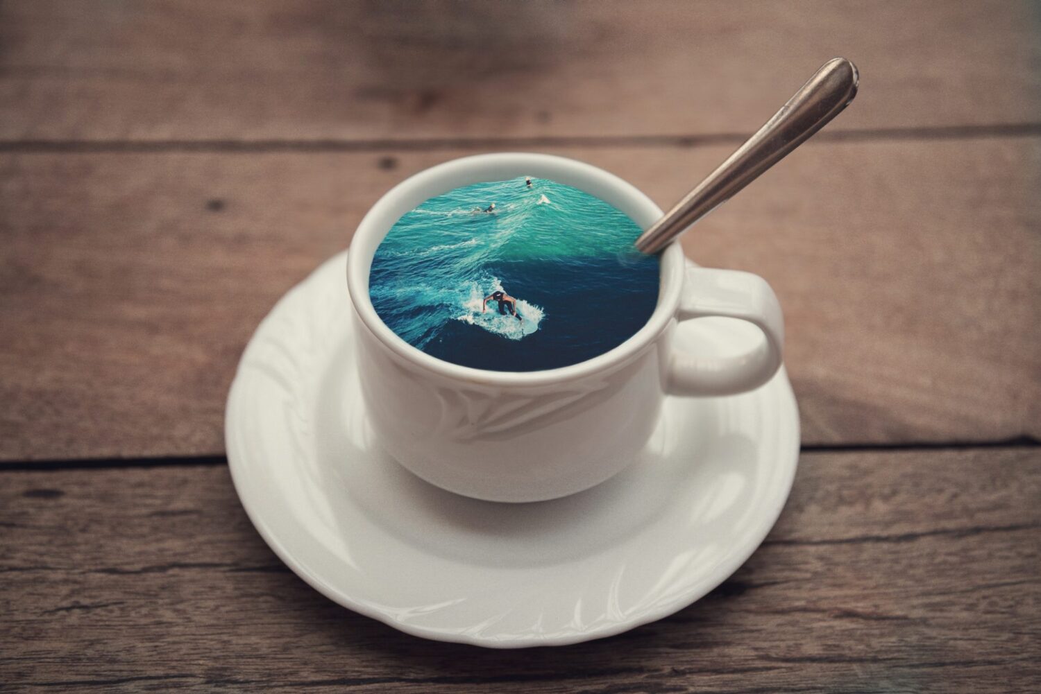 Foto File | Victoria Siemer Sees Infinity in a Cup of Tea | CFile ...