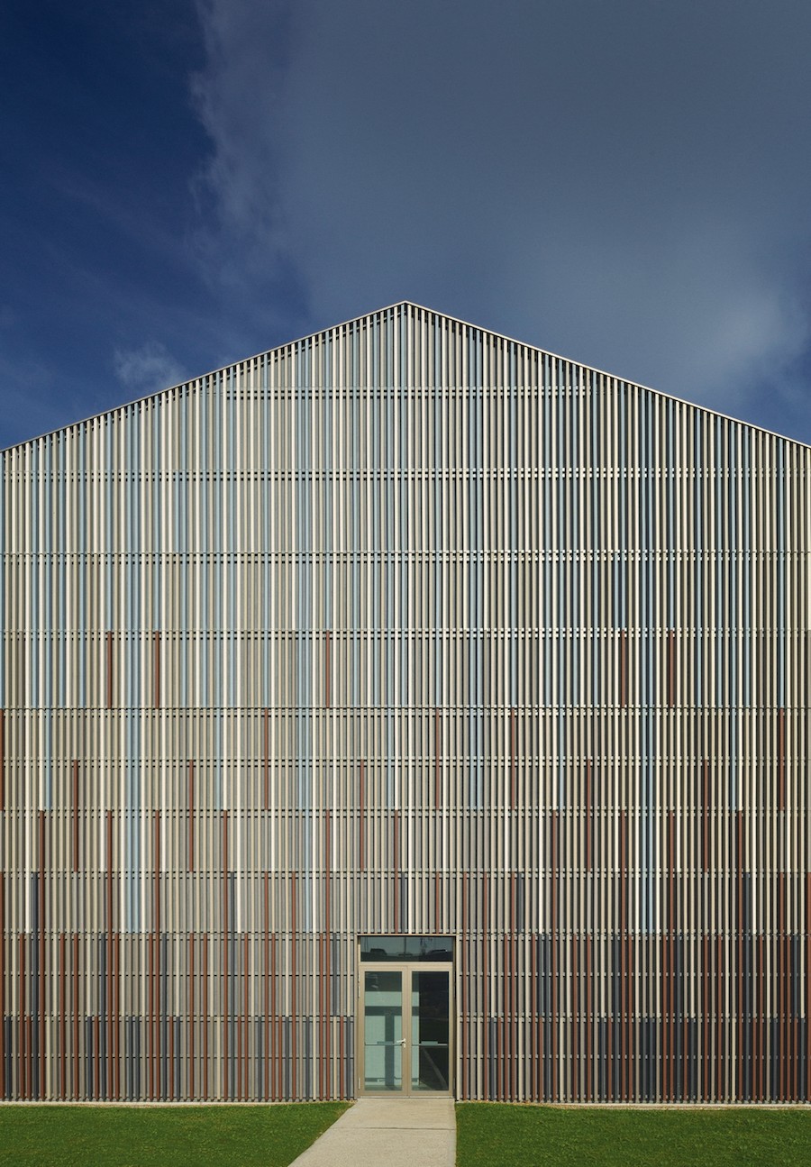 The Welding Institute - NBK's Mesmerizing Custom Terracotta Slats