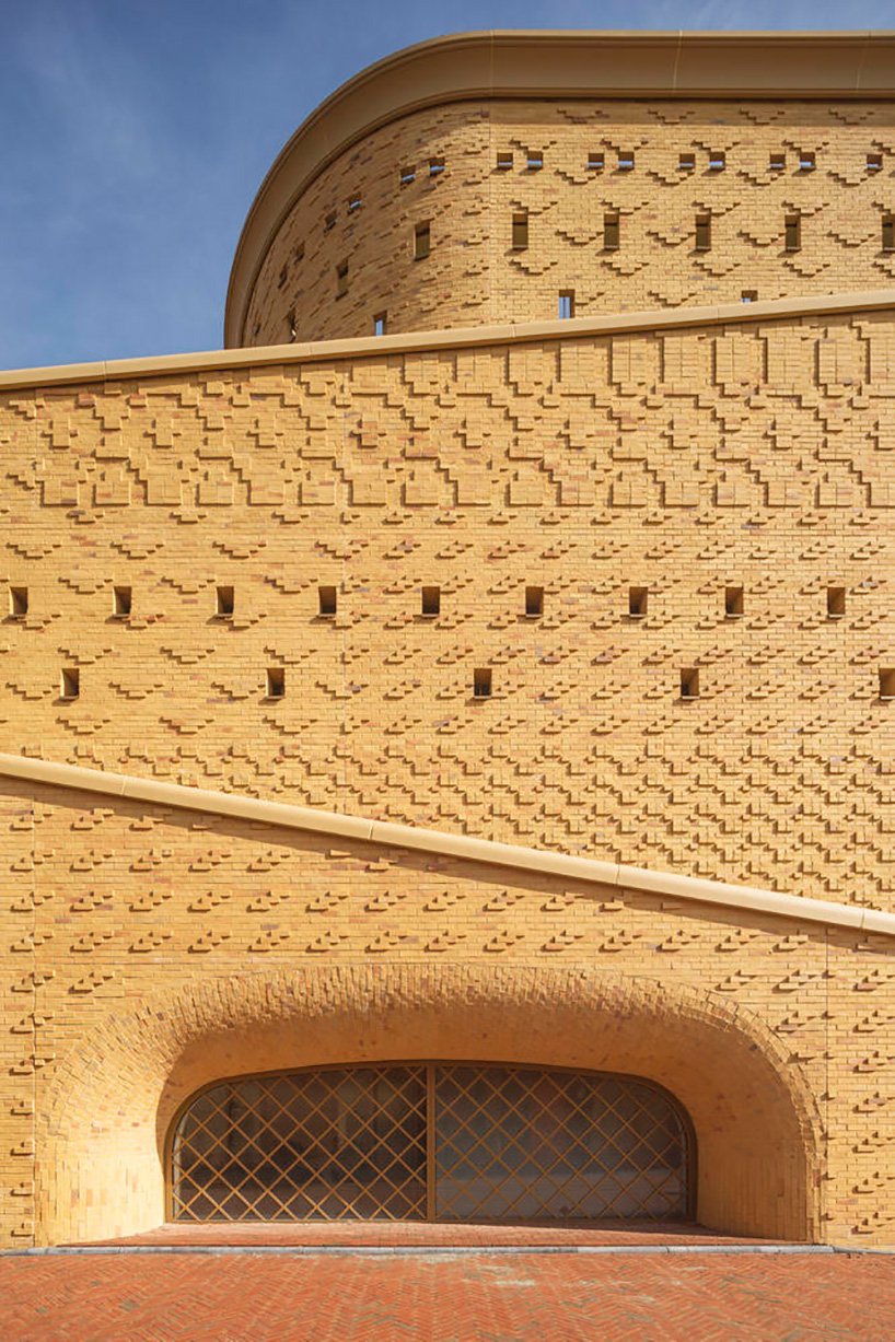 2-dok-architects-car-park-zwolle-contemporary-ceramic-architecture ...